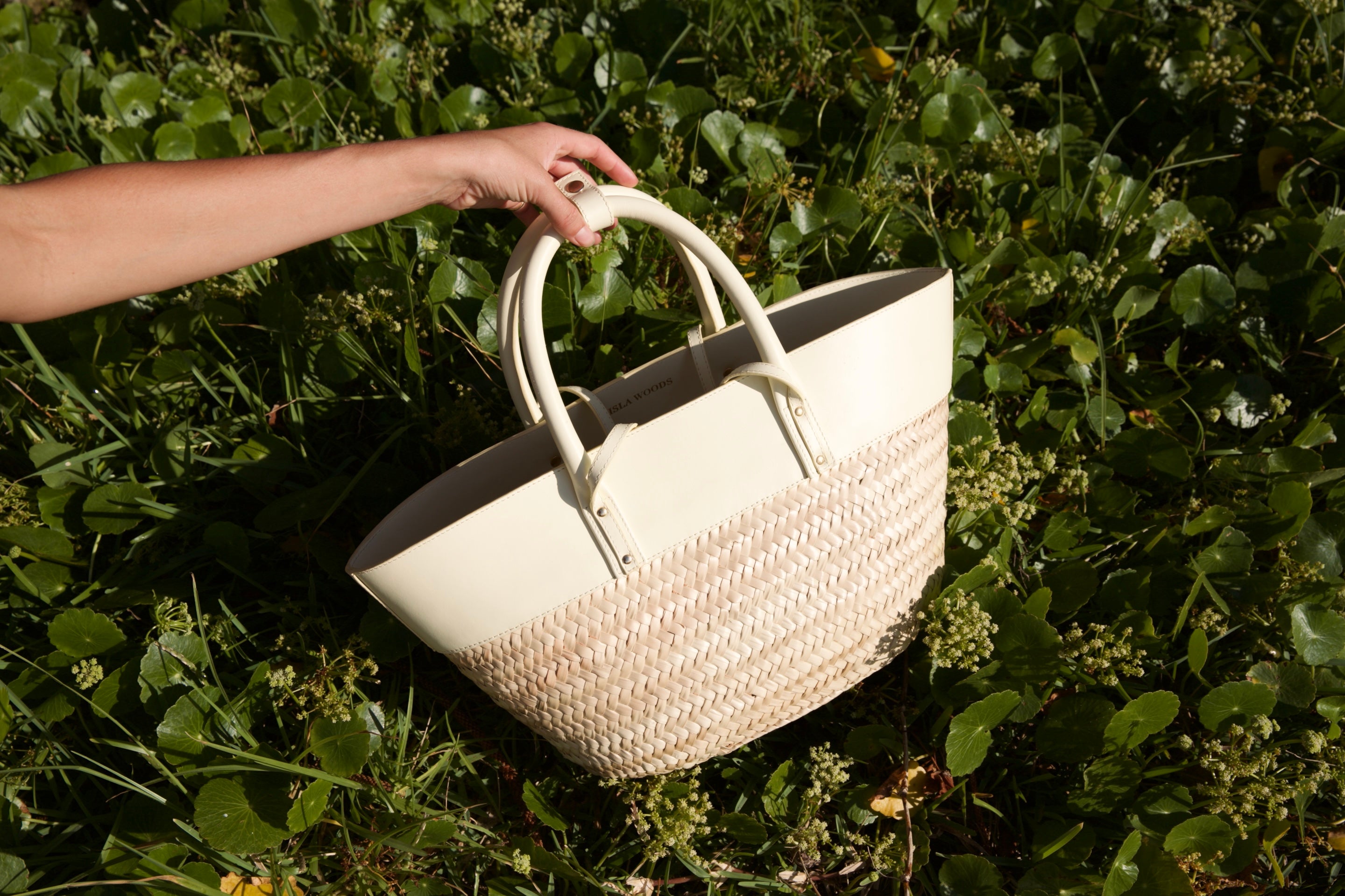 ISLA WOODS – Isla Woods